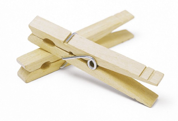 5 Best Wood Clothespins - Enjoy a simple way to hang your clothes ...